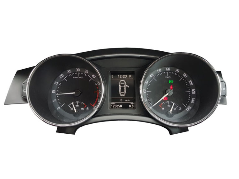 Skoda Superb MK2 instrument cluster repair - totaltronics.com